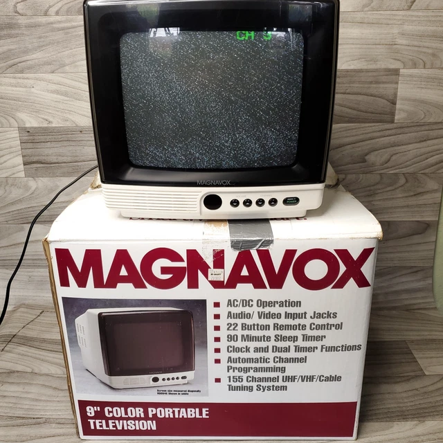 VINTAGE MAGNAVOX RD0946 White 9 Inch Color TV Portable Television Retro ...