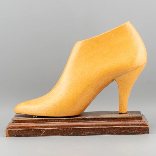 VINTAGE WOODEN HIGH Heel Shoe Trophy Base Presented K. Huppert ...