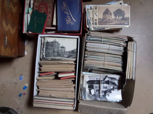 GROS LOT DE Cartes Postales Anciennes et semie + CARNETS : 9 kg EUR 61 ... GROS LOT DE Cartes Postales Anciennes et semie + CARNETS : 9 kg EUR 61 ...