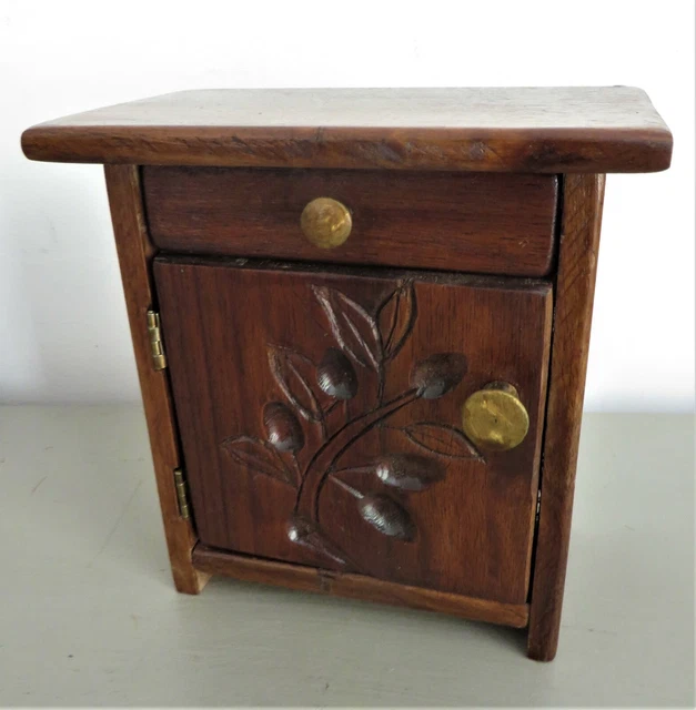 LOT 2 MEUBLES De Poupee (Provencal En Bois Sculpte Decor Olives) & Commode EUR 15,00 - PicClick FR