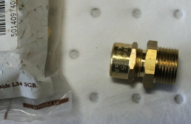 RESTPOSTEN 7 PACKUNGEN mit 10 x BICC Pyrotenax Massivmessing Drüsen RGM ...