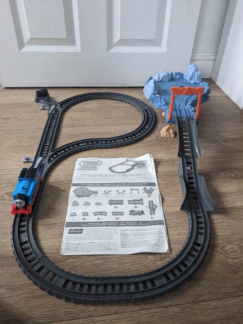 THOMAS & FRIENDS Trackmaster Close Call Cliff Set Motorised Track with ...