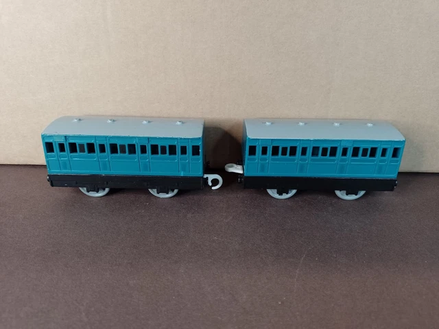 TWO BLUE COACHES - Tomy Trackmaster - Thomas And Friends £24.99 ...