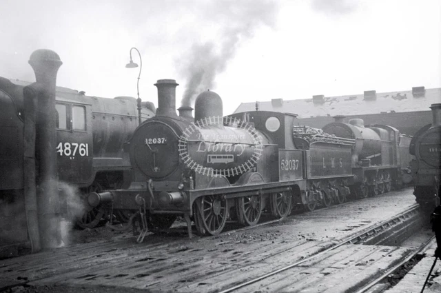 PHOTO BRITISH RAILWAYS Steam Locomotive Class LYR25 52037 at Horwich £1 ...