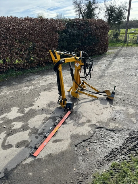 MCCONNEL SWINGTRIM FINGER Bar Hedge Cutter For Compact Tractor £3,450. ...