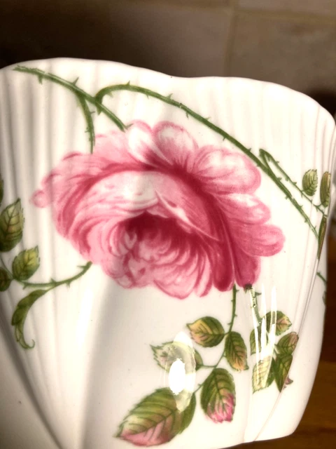 VINTAGE SHELLEY CHINA Dainty shape Rambler Rose Milk Jug & Sugar Bowl £ ...