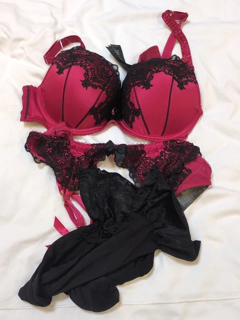 BREATHTAKING BRA & Suspender from matching 3 Piece set 36D with ...