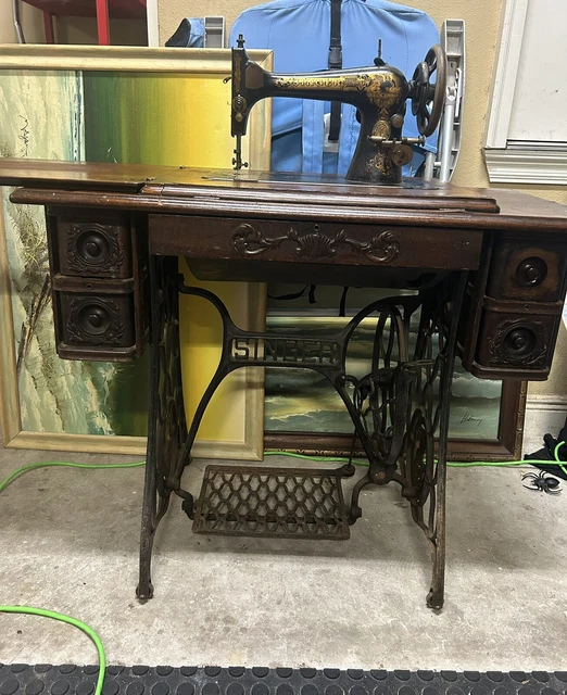 GORGEOUS ANTIQUE SINGER Sewing Machine with Cabinet/Table from early ...
