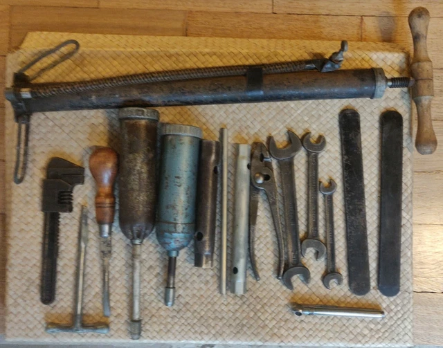 TRIUMPH TR TOOL KIT - FOR TR3 TR3A & TR4 - with SUTTY pump - un ...