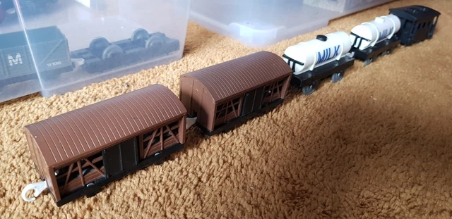 TOMY TRACKMASTER THOMAS and Friends - Rake of Milk Wagons £11.00 ...