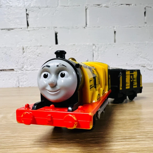 BEE BUZZ BUZZ James - Thomas & Friends Trackmaster Motorised Battery ...