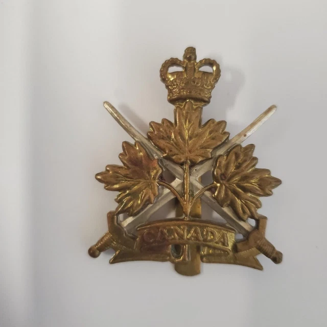 CANADIAN ARMY GENERAL List (Men's) Queens Crown Cap Badge $17.00 ...