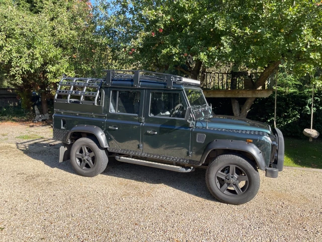 2010 LAND ROVER Defender 110 Double Cab Pickup, DCPU, 2.4 TDCI, Puma £ ...