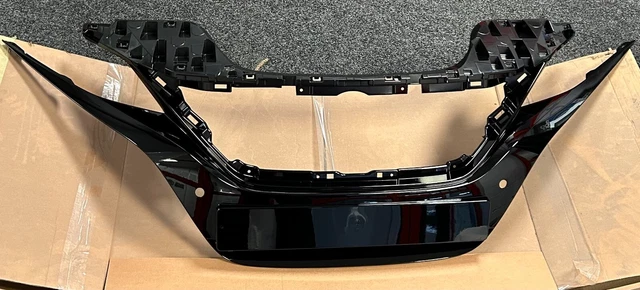 GENUINE NISSAN LEAF Front Bumper Moulding (620706Wk6B) £450.00 ...