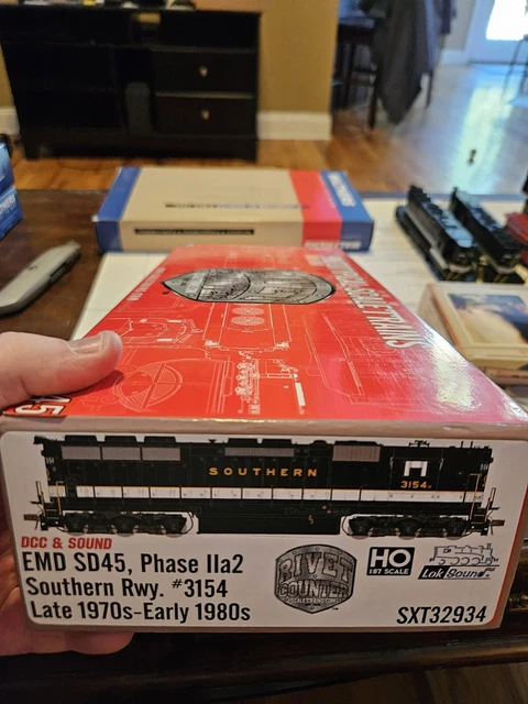 SCALETRAINS SXT32934 HO EMD SD45 DCC & Sound Southern Dulux lettrage #3154 EUR 309,26 - PicClick FR