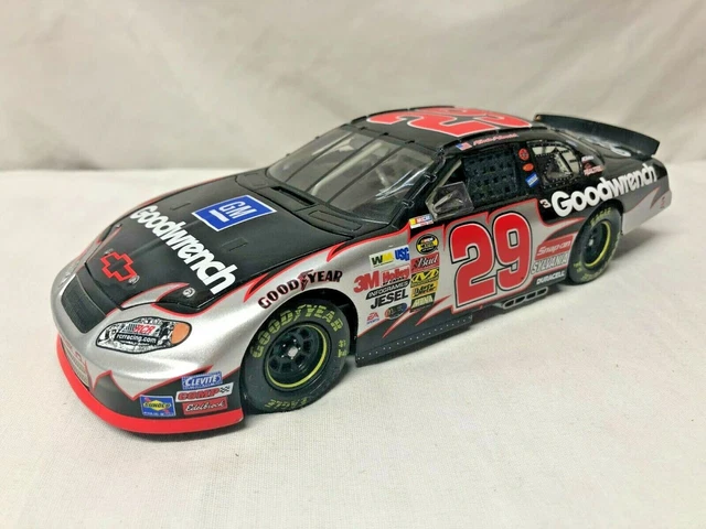 KEVIN HARVICK #29 GM Goodwrench 2004 Monte Carlo 1:24 Action NASCAR ...