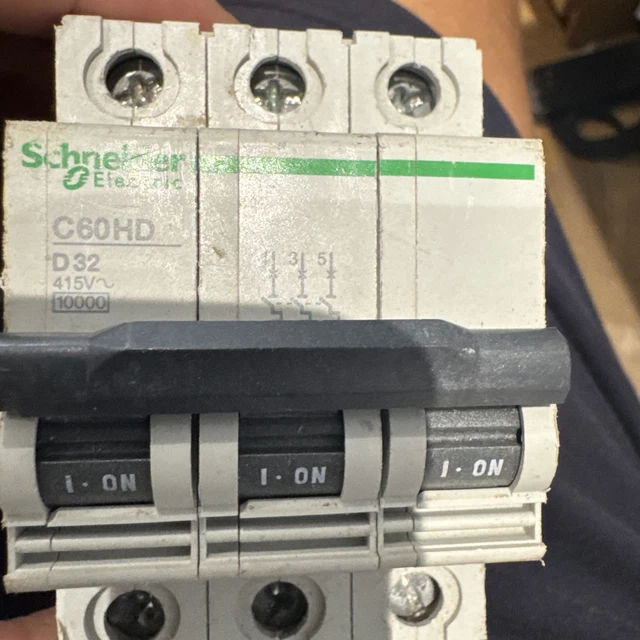 SCHNEIDER MCB 32 Amp Triple Pole 3 Phase Type D 32A C60HD332 Merlin Gerin 25732 £10.78 - PicClick UK