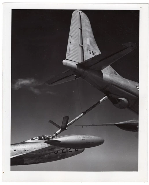 1950S USAF BOEING KC-97 Stratofreighter Refueling F-84 Thunderjet ...