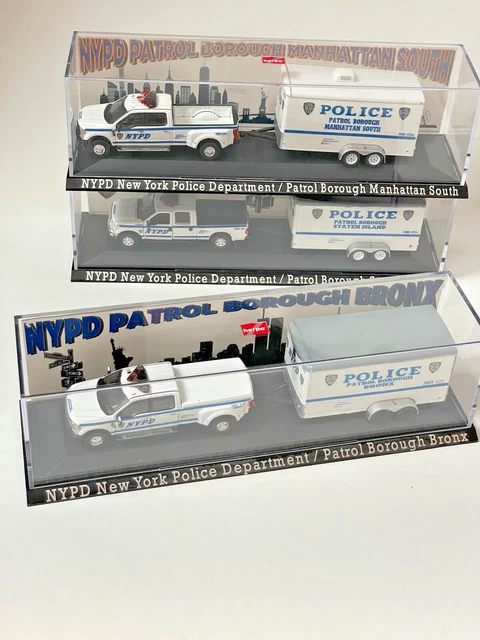 1:64 GREENLIGHT NYPD Ford F350 Dually + NYPD BRONX Trailer Vitrine ...