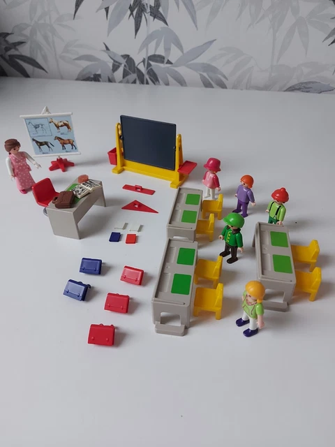 PLAYMOBIL 5314 NOSTALGIE Klassenzimmer Vintage Schule Klicky EUR 25,00 ...