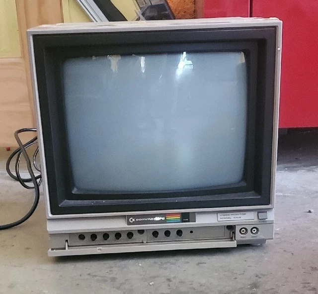 VINTAGE COMMODORE 1702 Monitor 1985 Gaming Tv Picture Works!!!! No ...