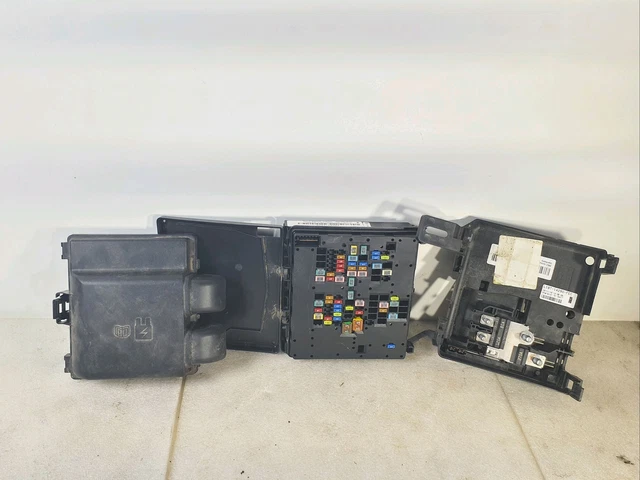 BOITE A FUSIBLES Ford Fiesta Mk8 2421377 EUR 140,00 - PicClick FR