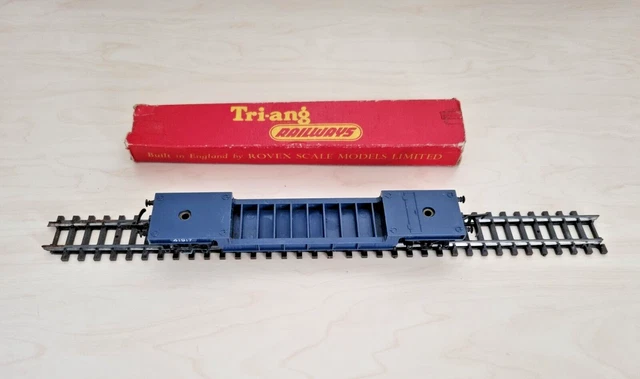 TRIANG HORNBY RAILWAYS Bogie Well Wagon Navy R118 OO Gauge With ...