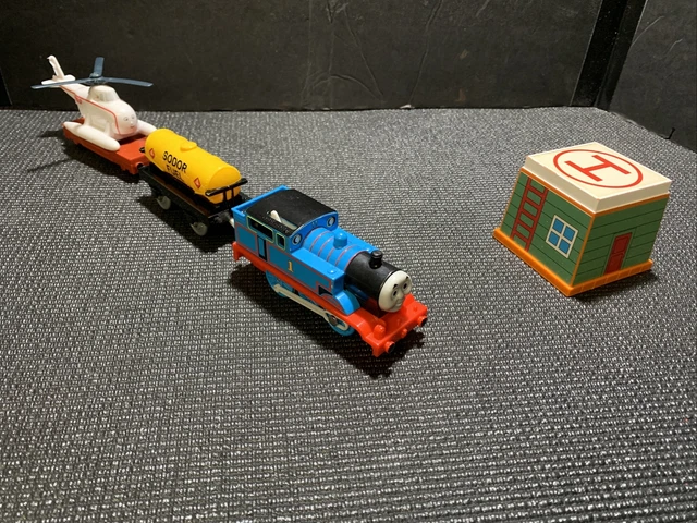THOMAS & FRIENDS Trackmaster Thomas And Harold Landing Pad Set Custom £ ...