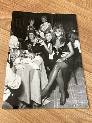 PAGE 3 GIRL - Maria Whittaker, Mel Appleby, Peter Dean - Sept 1988 ...