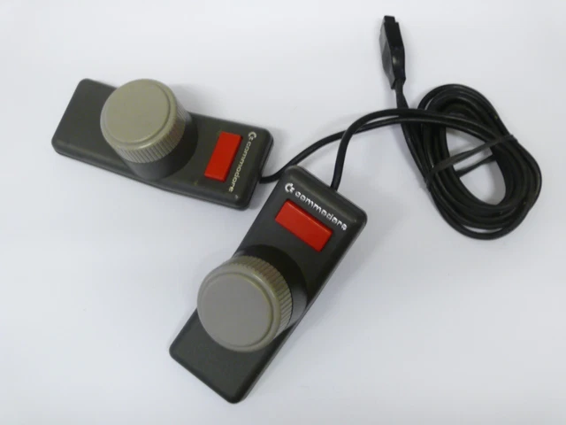 PAIR OF COMMODORE Paddle Controllers for Commodore 64 / C64 / VIC-20 ...
