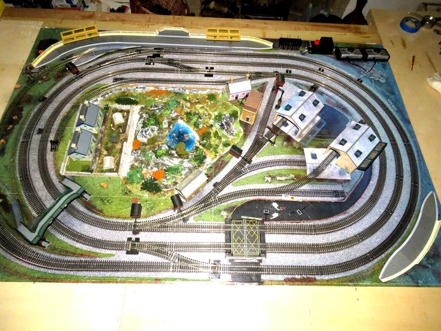 HORNBY OO MODEL Railway Layout Triple Track, Power Points, Controllers ...