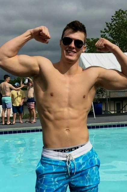 Shirtless Male Muscular Beefcake Pool Hunk Jock Eye Candy Back Photo