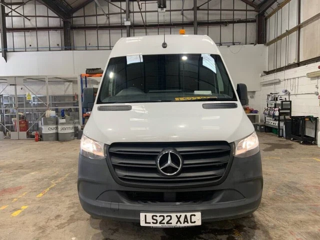MERCEDES-BENZ SPRINTER 315 CDI Progressive Panel Van Diesel Manual £ ...