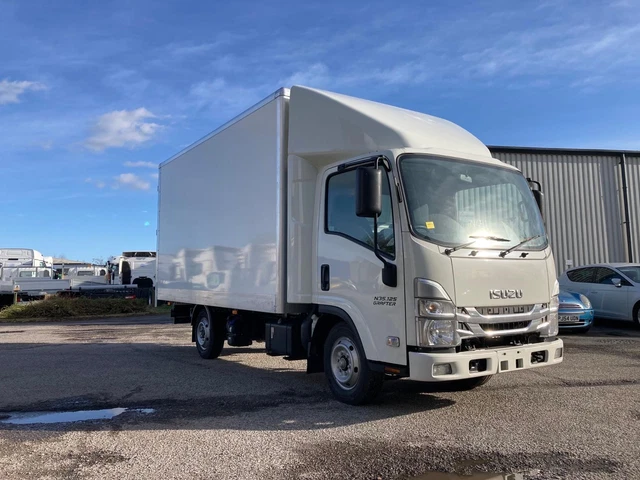 NEW ISUZU GRAFTER 3.5t LWB CHASSIS CAB TRUCK VAN BOX LUTON BODY £32,325 ...