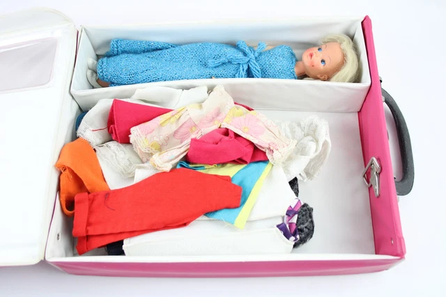 PEDIGREE SINDY DOLL 1960-1980 Briefcase Style Box Blonde Clothes ...