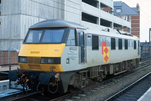 ORIGINAL 35MM SLIDE - Class 90 'RfD Skoda' - 90021 - Leeds City - 1992 ...