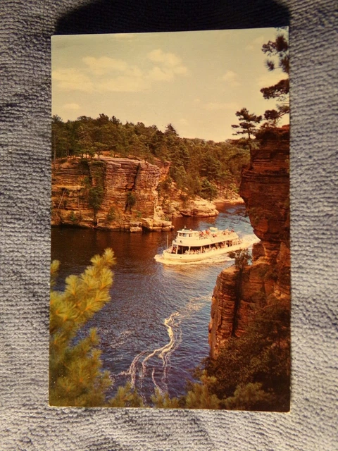 VINTAGE POSTCARD HIGH Rock From Romance Cliff, Dells Of The Wisconsin ...