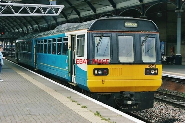 PHOTO CLASS 142 Pacer 2-Car Dmu No 142 022 At Newcastle Central Of ...