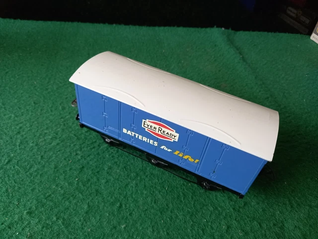 HORNBY DIRECTORY SERIES O Gauge 6 Wheel Van EVER READY Blue livery £34. ...