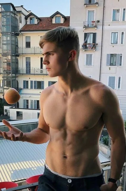 Shirtless Male Muscular Beefcake Handsome Jock Hunk Blond Guy Photo 4x6