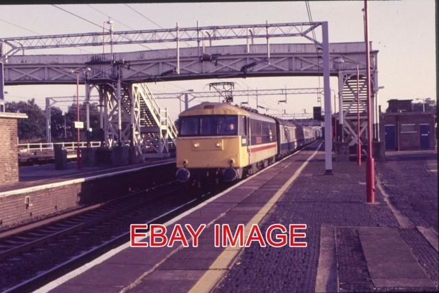 ORIGINAL 35MM SLIDE CLASS 86 LOCO NO 86238 AT CHEDDINGTON STATION 9/81 ...
