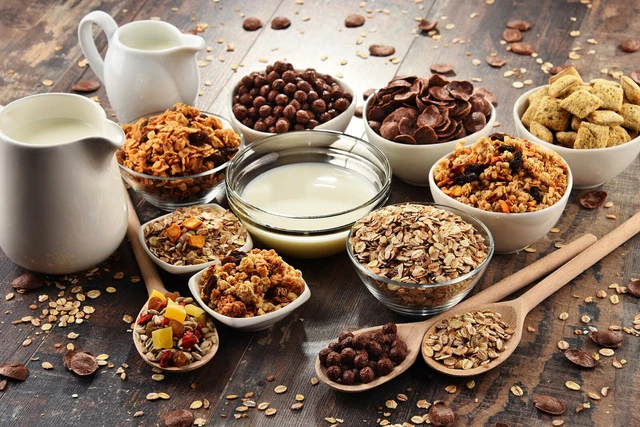 KELLOGG'S CEREAL/ BREAKFAST/ Coco Pops Boats Chocolate Vegan .), 330g ...