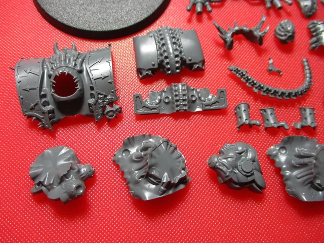 WARHAMMER 40K CHAOS Space Marine Helbrute Body Legs No Guns Bits Box ...