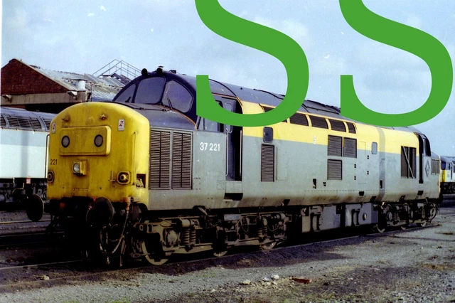 UK RAILWAYS 35MM COLOUR NEGATIVES: 47301-37221 dutch livery CARR LOCO ...