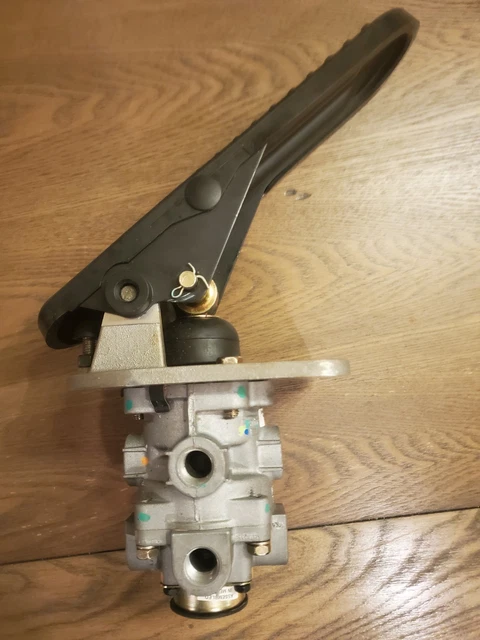 GENUINE BENDIX COMPLETE E6 Foot Brake Valve With Treadle Assembly ...