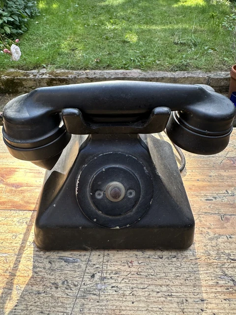 VINTAGE DESKTOP BAKELITE telephone set - internal dial/single button ...