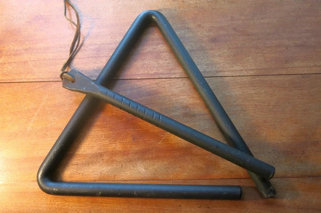 VINTAGE 13” DINNER Bell Triangle w Clapper rod Forged Wrought Iron $35. ...