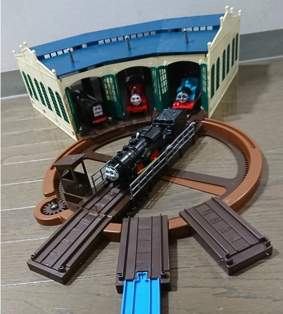 THOMAS & FRIENDS locomotive storehouse railroad depot set tomy Plarail ...