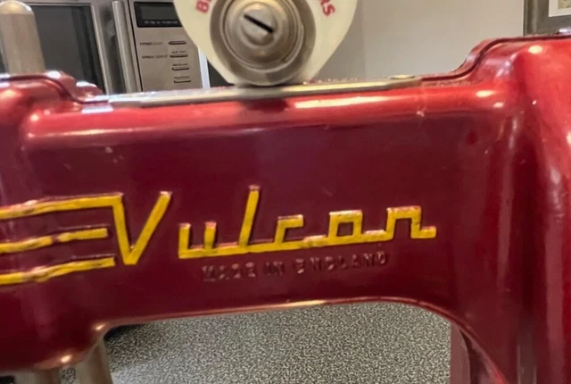 VINTAGE VULCAN SENIOR Child's Sewing Machine £14.00 - PicClick UK