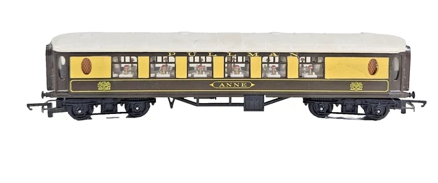 TRI-ANG RAILWAYS MODEL No. R228 OO HO Gauge Pullman First Class Coach ...